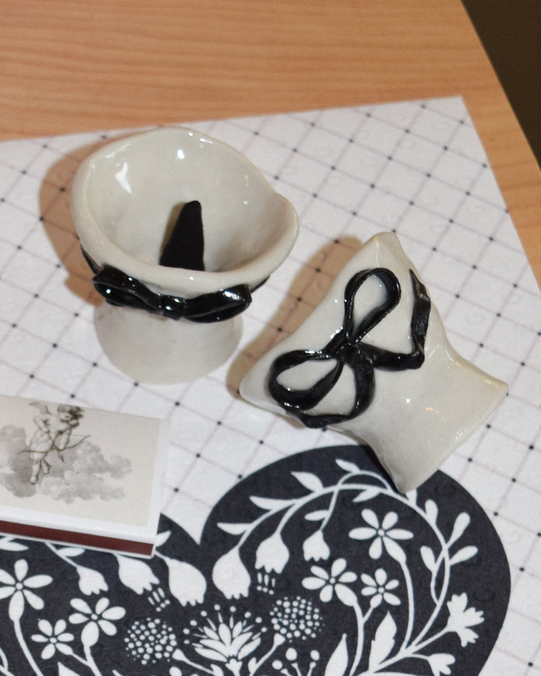 Bow Incense Pedestal – Beatnik Fine Goods